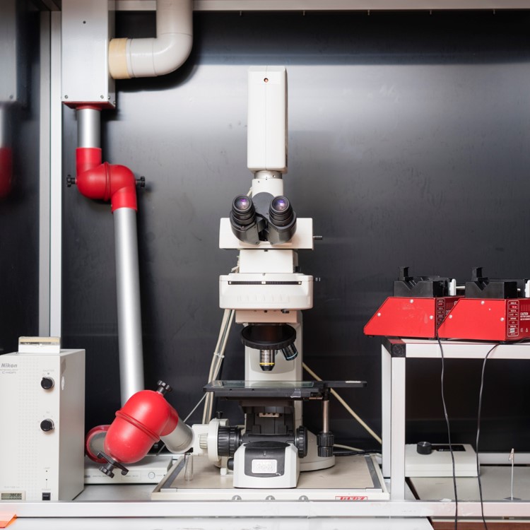 Equipment – Weckhuysen Research Group