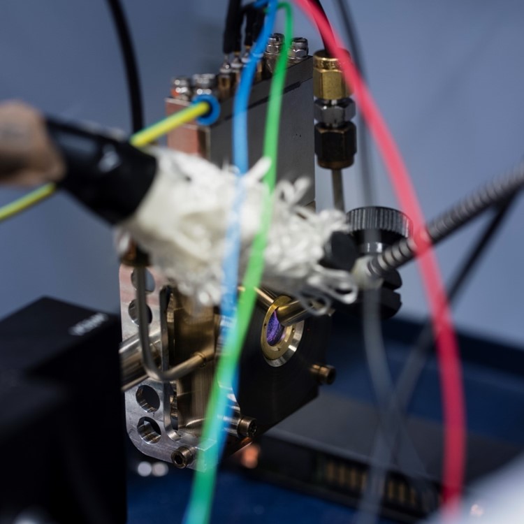 Equipment – Weckhuysen Research Group