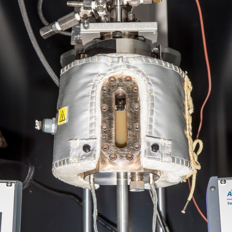 Equipment – Weckhuysen Research Group